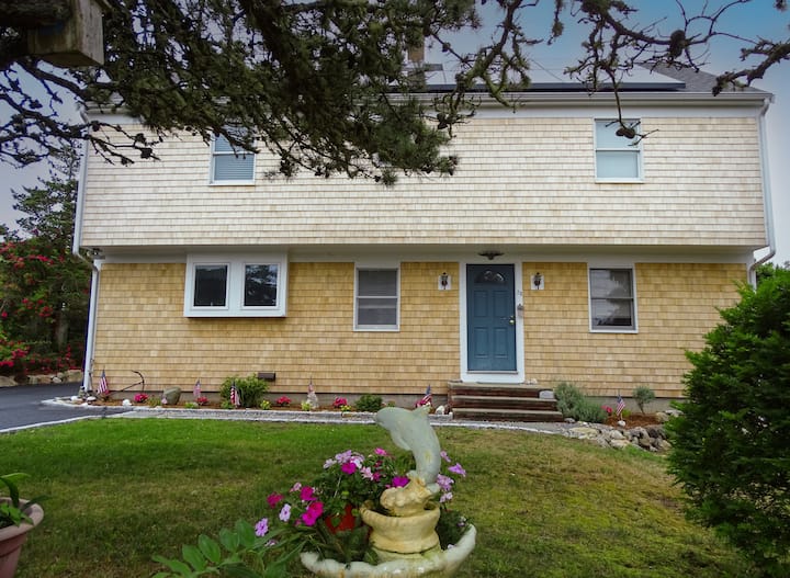 Spacious 3/2, Nestled In A Quiet Neighborhood - Chatham, MA