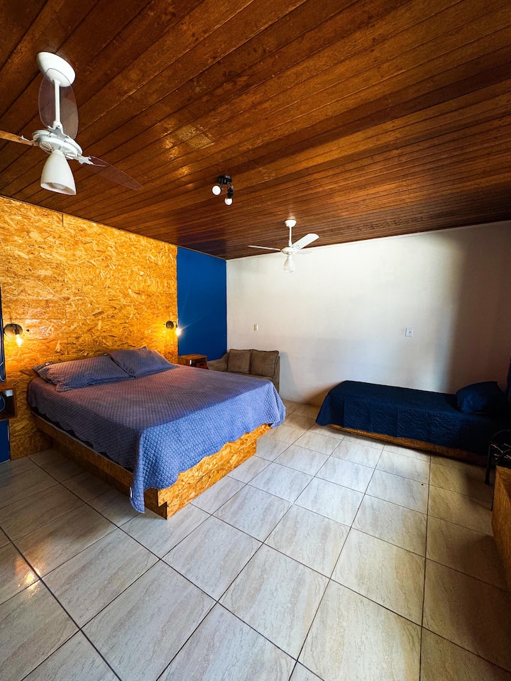 Cantinho Industrial Rústico. Privacidade Conforto. - Ponta Grossa