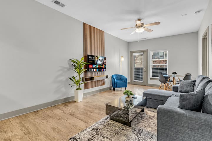 Modern 1br Steps From Downtown Hotspots - Irvington Historic District, IN