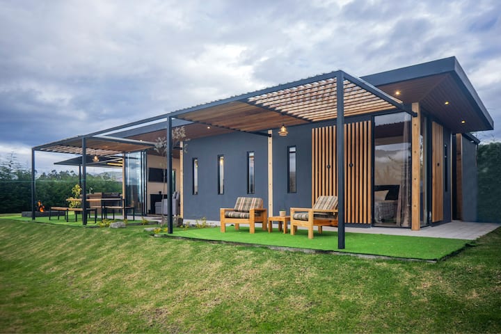 Acogedora Minicasa En Mirador Con Vista A Montañas - Tungurahua