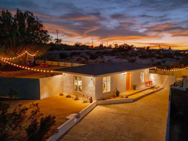 Cozy Retreat Near Joshua Tree | Fire Pit, Stargaze - Twentynine Palms, CA