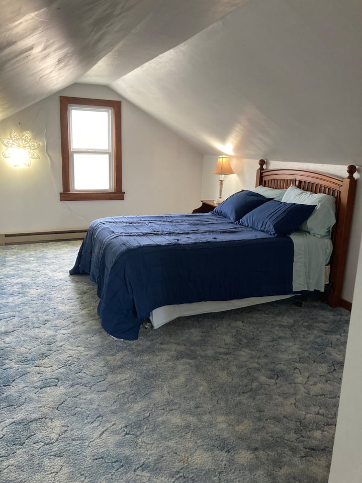 Entire 2 Bedroom House - Beavercreek, OH