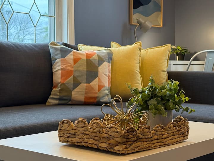 Crew House | 23 Beds | Parking | Cincinnati - Cincinnati