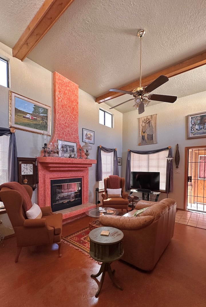 2 Bed/2 Bath Quiet Neighborhood - Las Cruces, NM