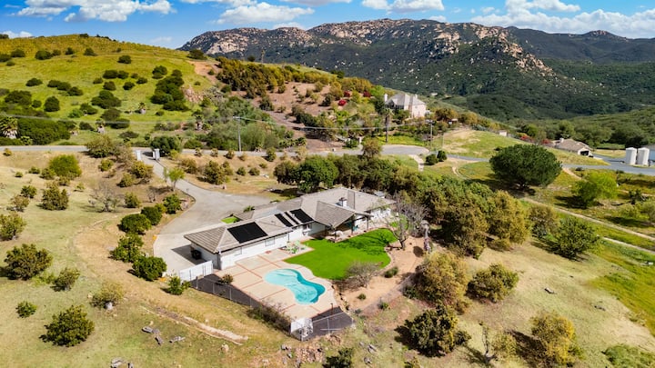 Scenic Temecula Getaway W/ Pool, Views, & Games - Temecula, CA