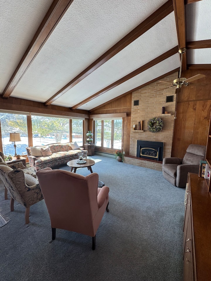 Spacious Home With Views Of Lake Minnewaska - Glacial Lakes State Park, Starbuck