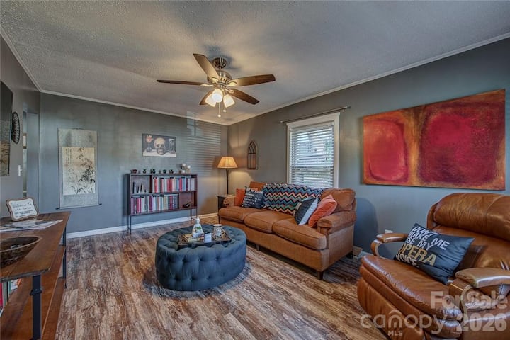 Dogwood Bungalow: 5 Min To Main St, 15 Min Airport - Belmont, NC