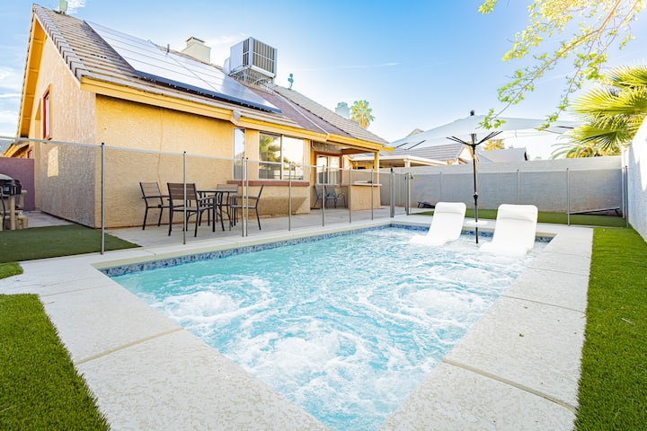 Heated Pool Oasis | 1-story Retreat Near Strip - Henderson, NV