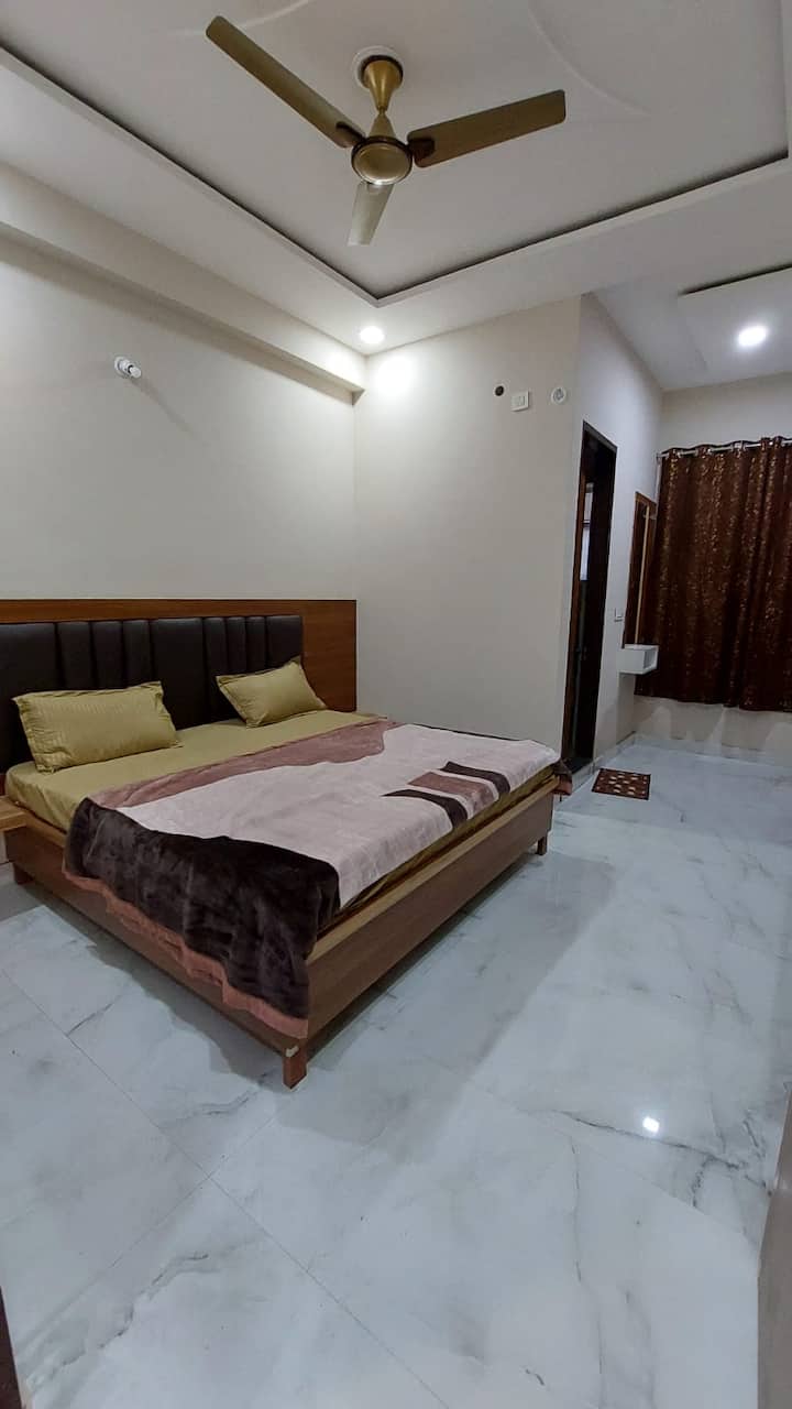 Shree Shyama Dham - Vrindavan