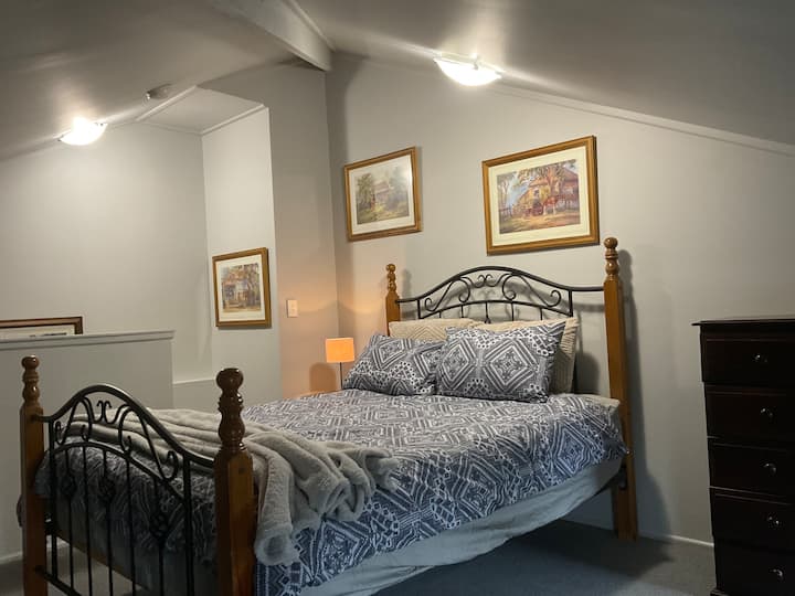 Guesthouse On Tremayne - Adelaide