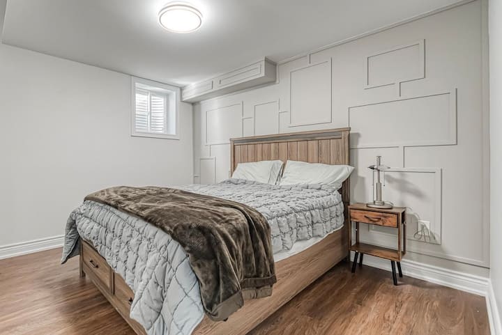 A Completely New Unit With Kitchen And Washer - Vaughan