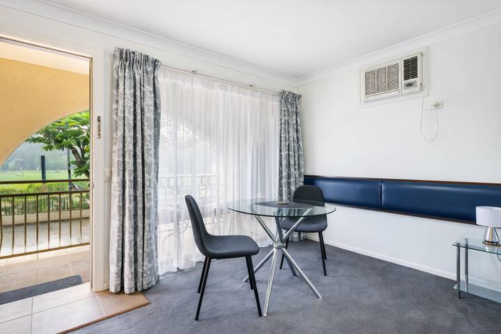 Quiet Tweed Valley Studio | Pool & King Bed - Uki