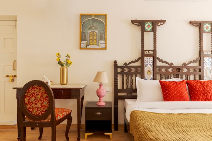 Luxury Boutique Stay With Pool Near Lake Pichola - 烏代浦