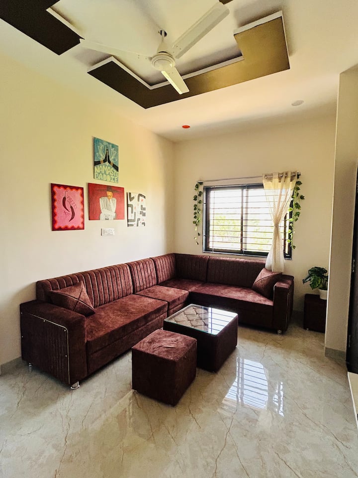 Calm Corner | 1bhk Flat + Balcony Stay In Indore - Indore