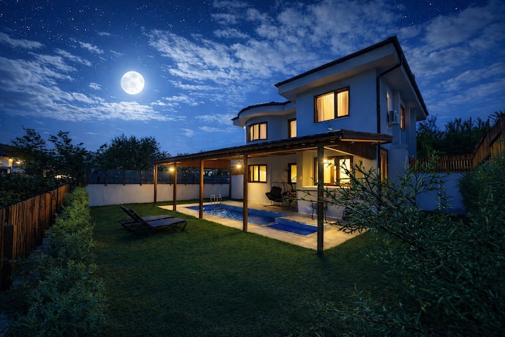 Sapanca’da Kapalı Isıtmalı Havuzlu Villa Ş4 - Sapanca