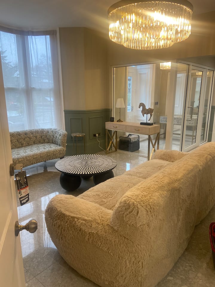 The Pavilion Suite @Portland Villas - Buxton, UK