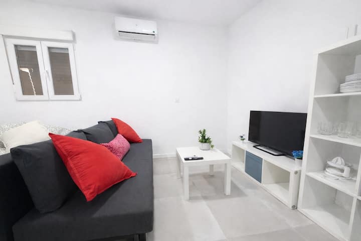 Apartamento E | Complejo Privado | Metro | 4pax - Adolfo Suárez Madrid–Barajas Airport (MAD)