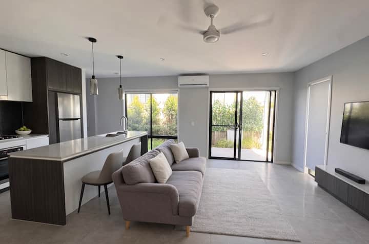 Family Stay Near Gold Coast Theme Parks - Tamborine Mountain