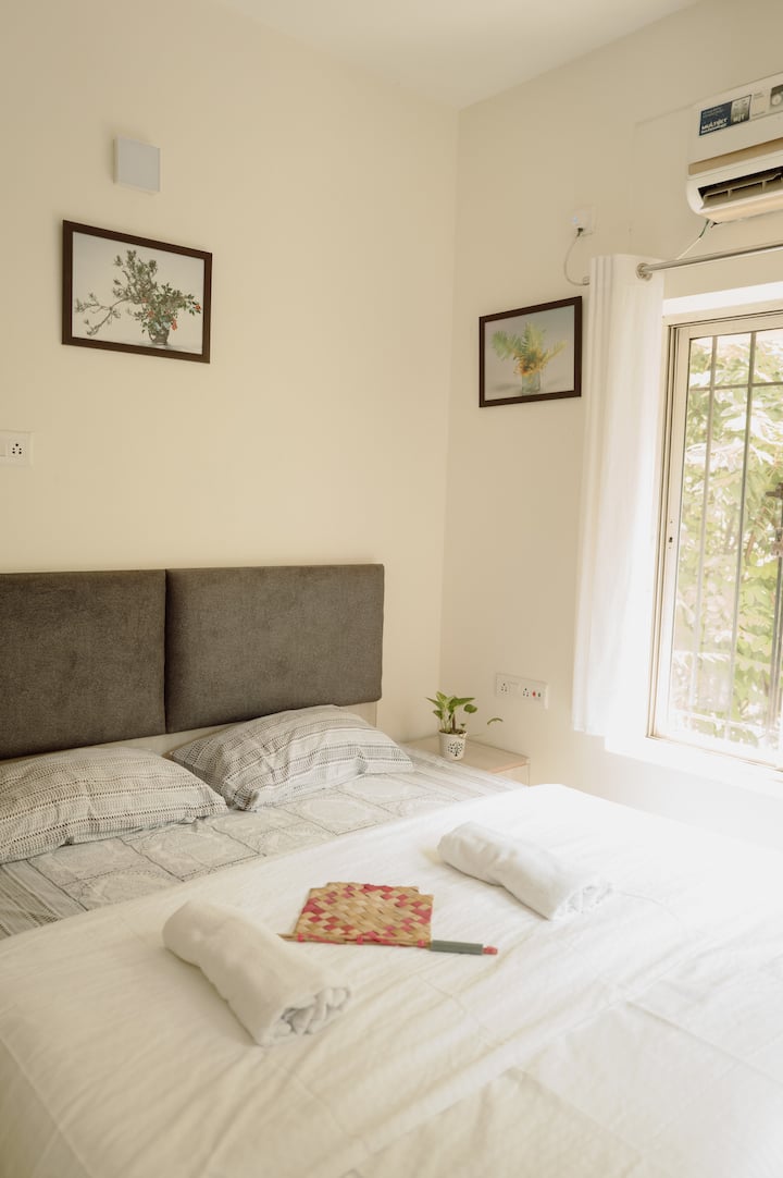 Elegant 8 Bedroom House: Near The Lake - Calcutta