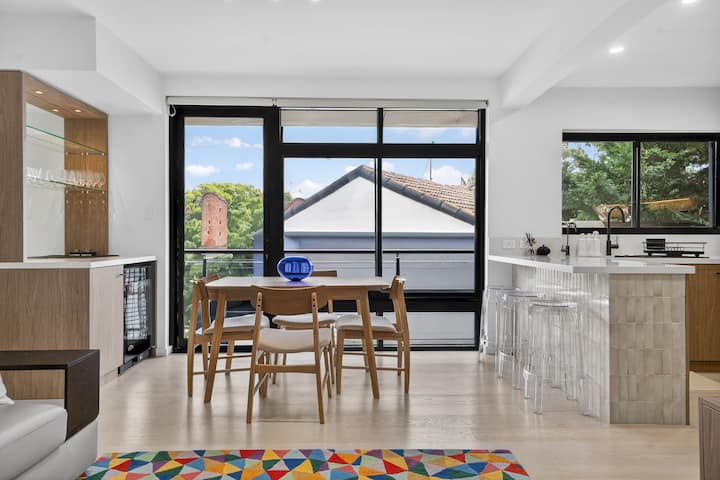 Spacious North Bondi Apt W/ Balcony Near Beach - Coogee