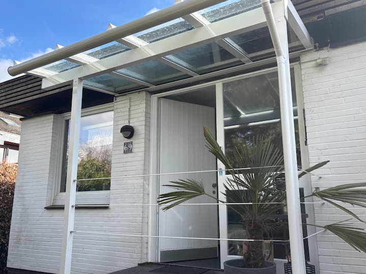 Moderner Bungalow Im Grünen Und Doch Zentral - Hamburg