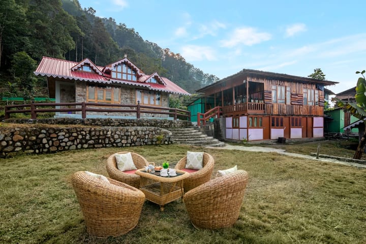Kanchenjunga View Cottages W/ Glass Sunroom - Aritar
