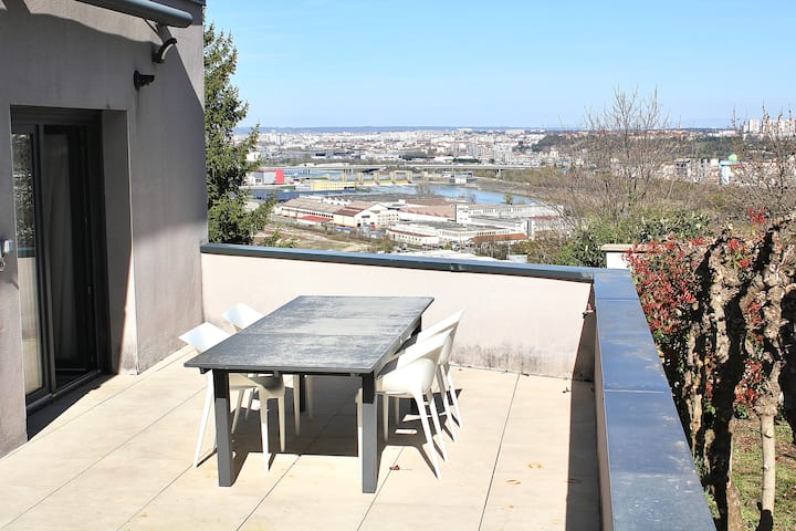 Villa Avec Vue - Terrasse - Parking - Solaize