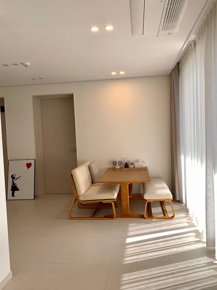 Cozy House
#신축#포근포근한침구#오픈행사#이벤트#청결최우선#감성#넷플릭스#대형# - 신안동