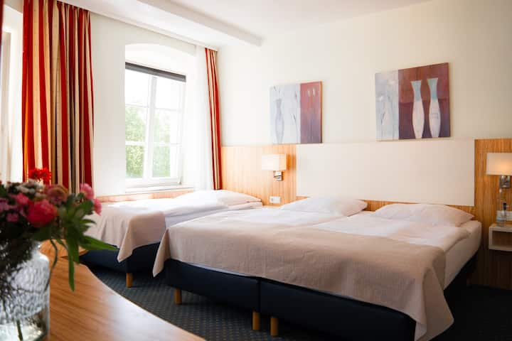Dreibettzimmer Im Hotel Trierer Hof - Koblenz