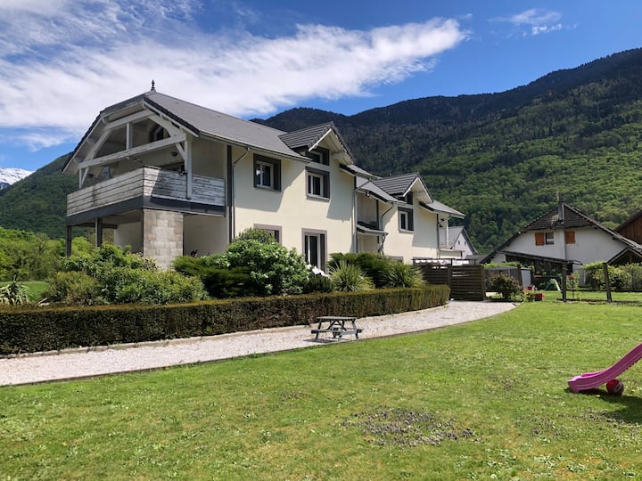 Maison Alpine Avec Grand Jardin – Savoie - Albertville