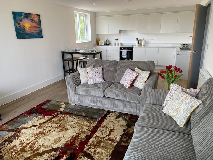 Two Bedroom, Four Bed Apartment Close To Beach - Southbourne