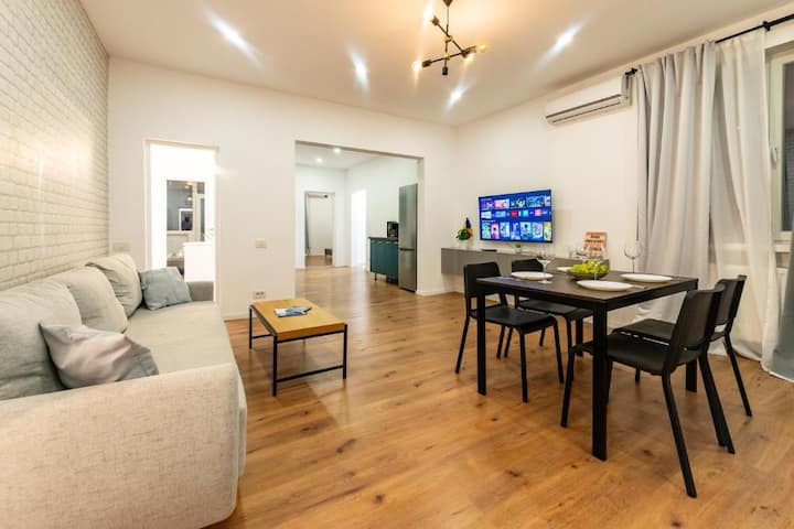 Ultracentral Spacious Apartment4br - Roumanie