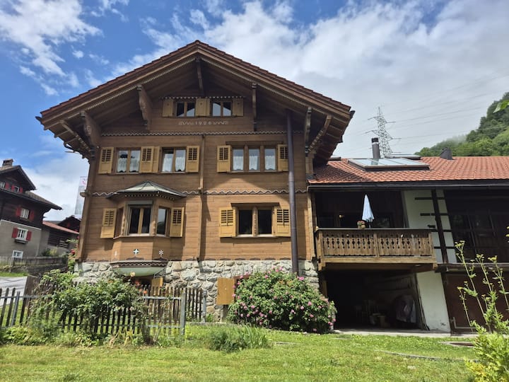 3.5 Zimmer Wohnung - Obersaxen