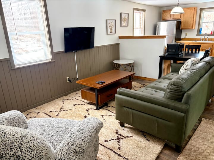 Lower 2-bed Apartment @ Creamery Meadows Apt 1 - Oswego, NY