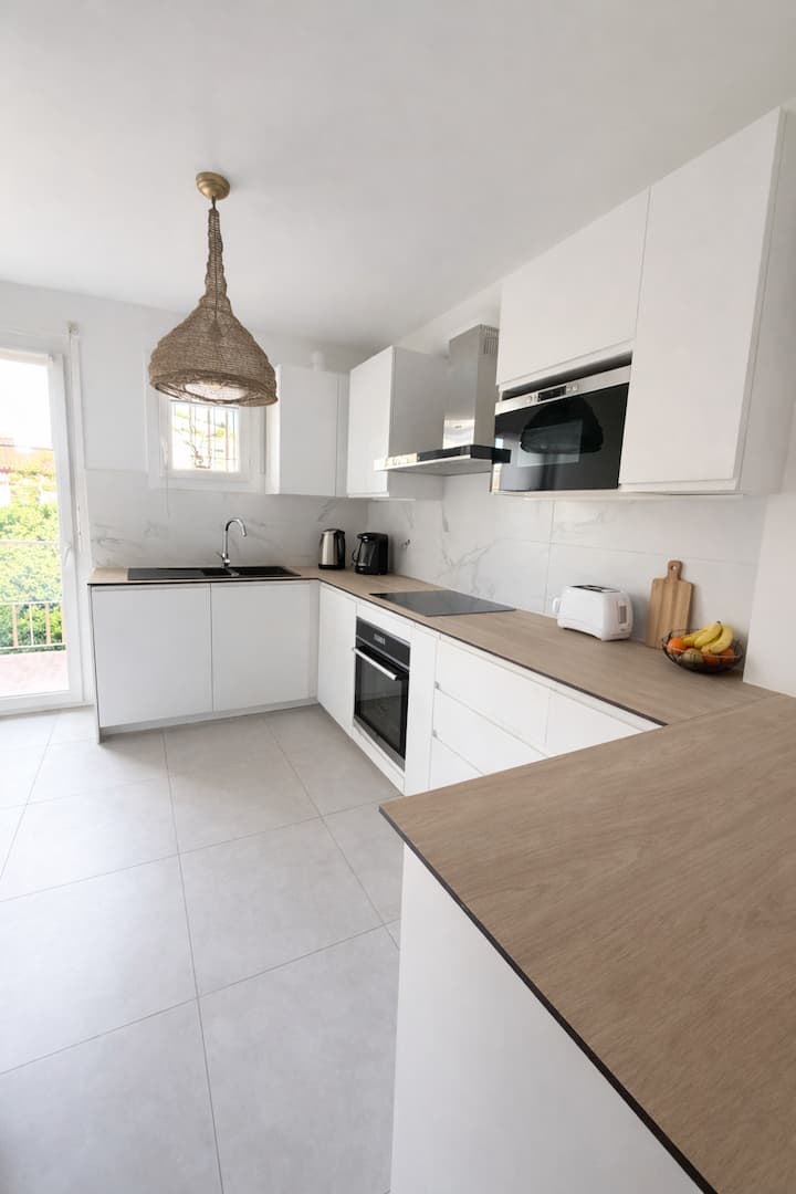 Appartement Charmant Avec Vue Mer - Bandol
