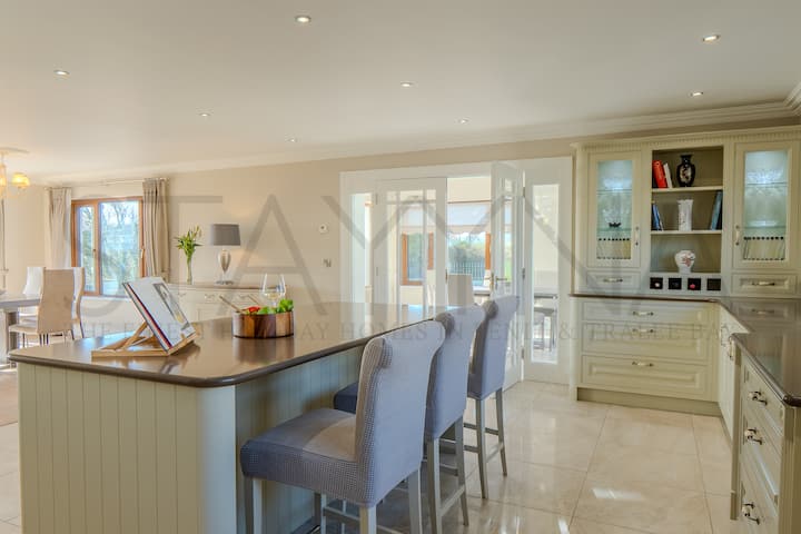 Ballyheigue House - Sleeps 10 - Dingle Peninsula