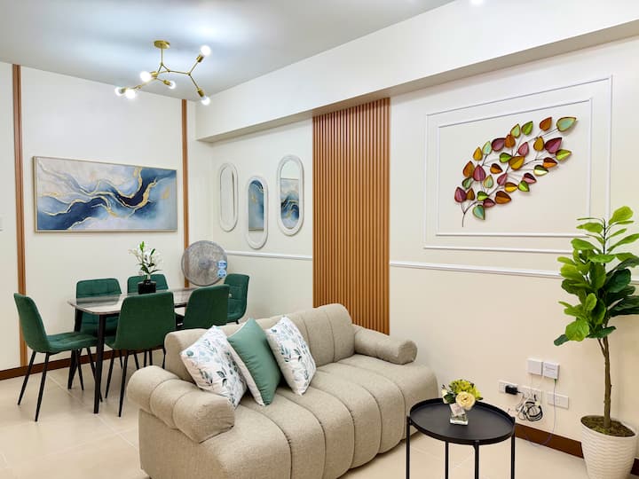 Premium 2br Suite|3 Acs|skydeck Pool|near Solaire - Quezon City
