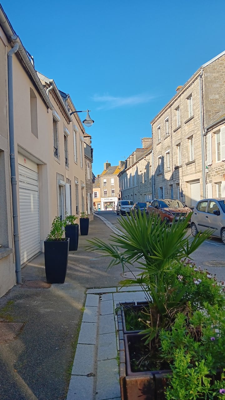 Charmante Maison De Pêcheur Avec Jardin Clos - Saint-Vaast-la-Hougue