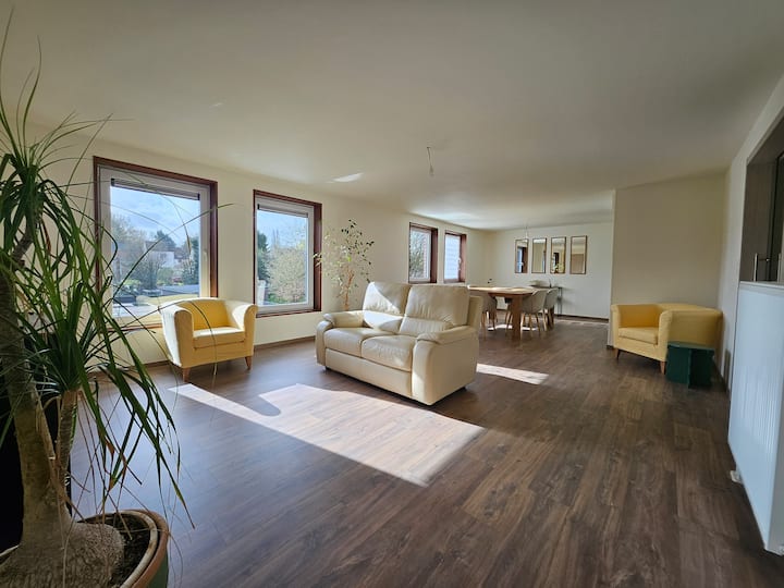 Appartement 2 Chambres Spacieux Et Lumineux - Châtelet