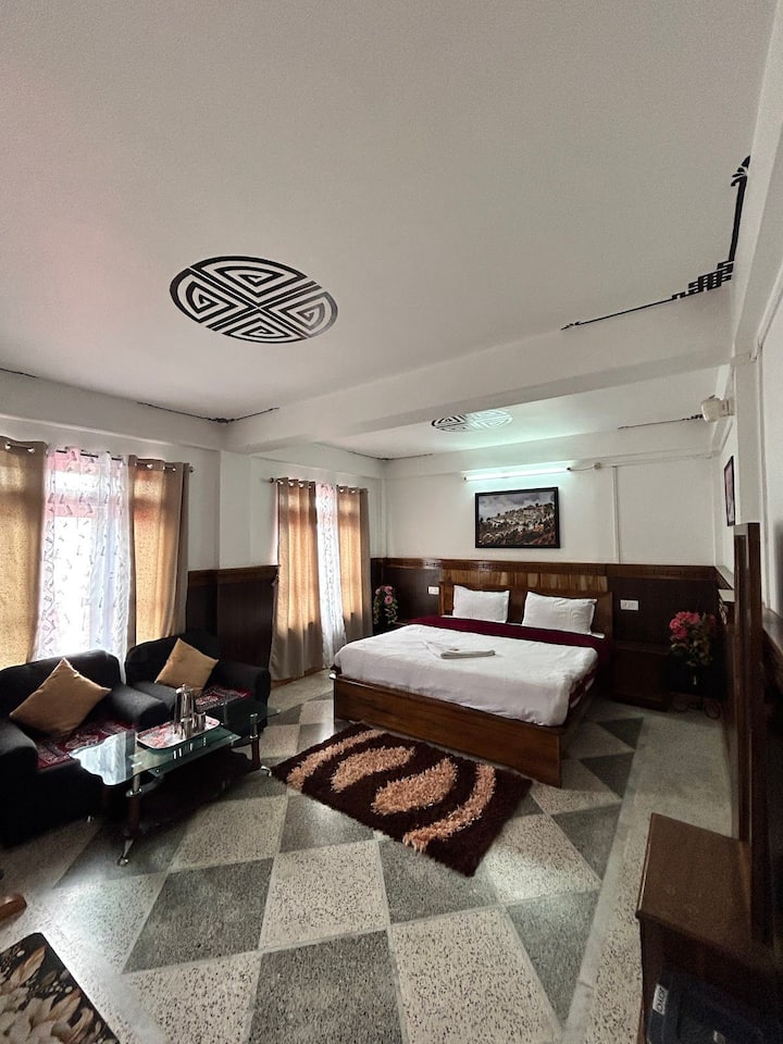 Mountain Serenity: Homely Tawang Retreat - Tawang