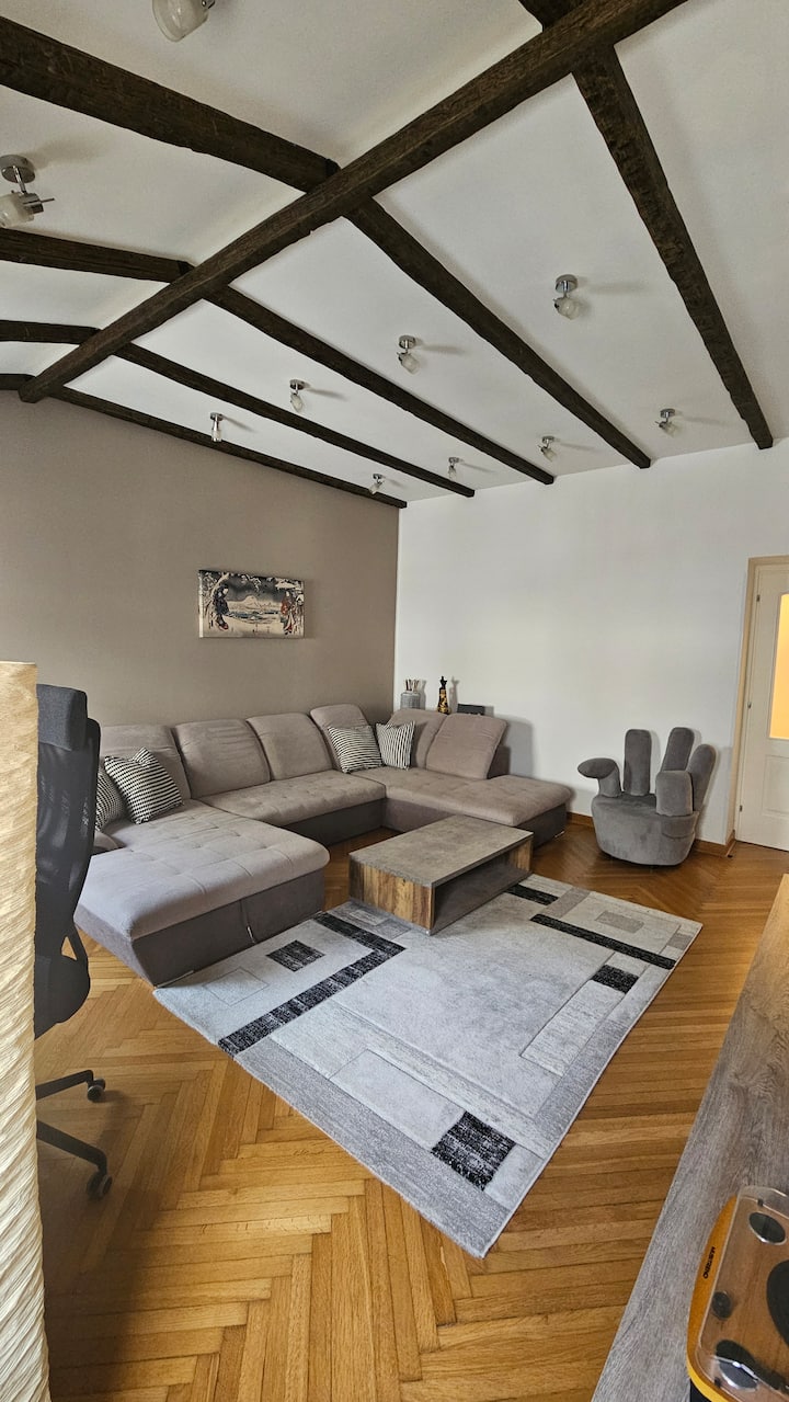 Casa Zefiro: Appartamento Ultimo Piano Centrale - Trieste