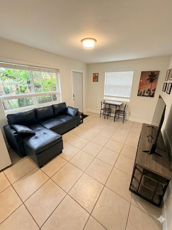 Sunny Little Havana Getaway Private 1b Apartment - South Miami, FL