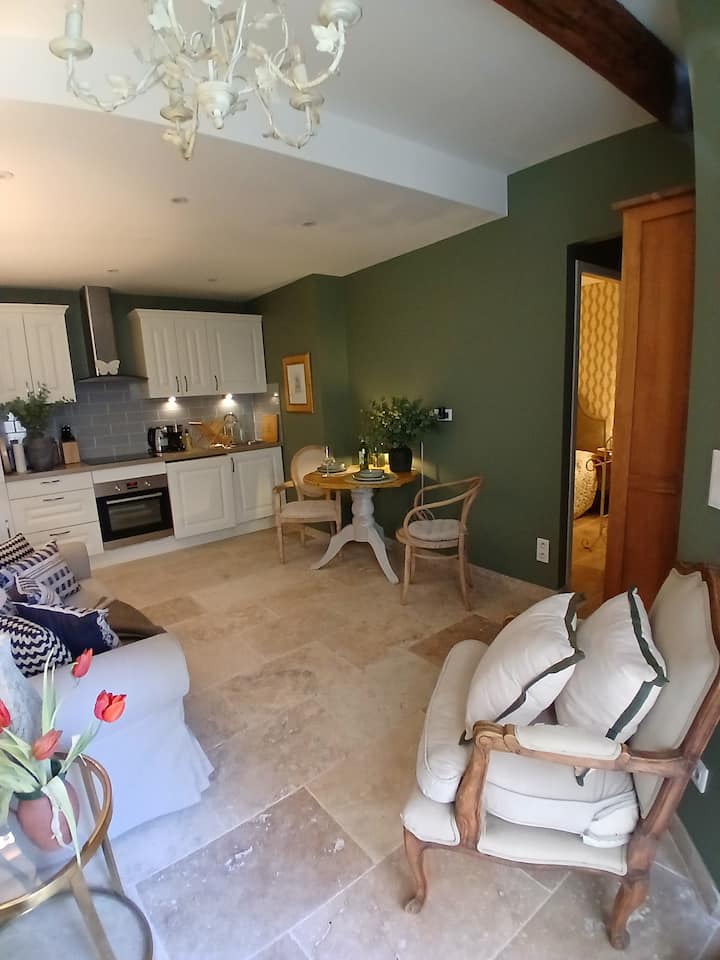 The Little Olive Tree - Mèze