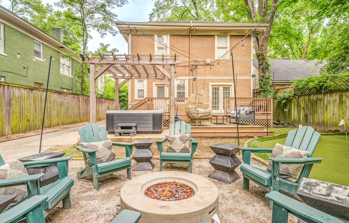 Velvet Moon Villa | Hot Tub | Game Room | Putting - Memphis, TN