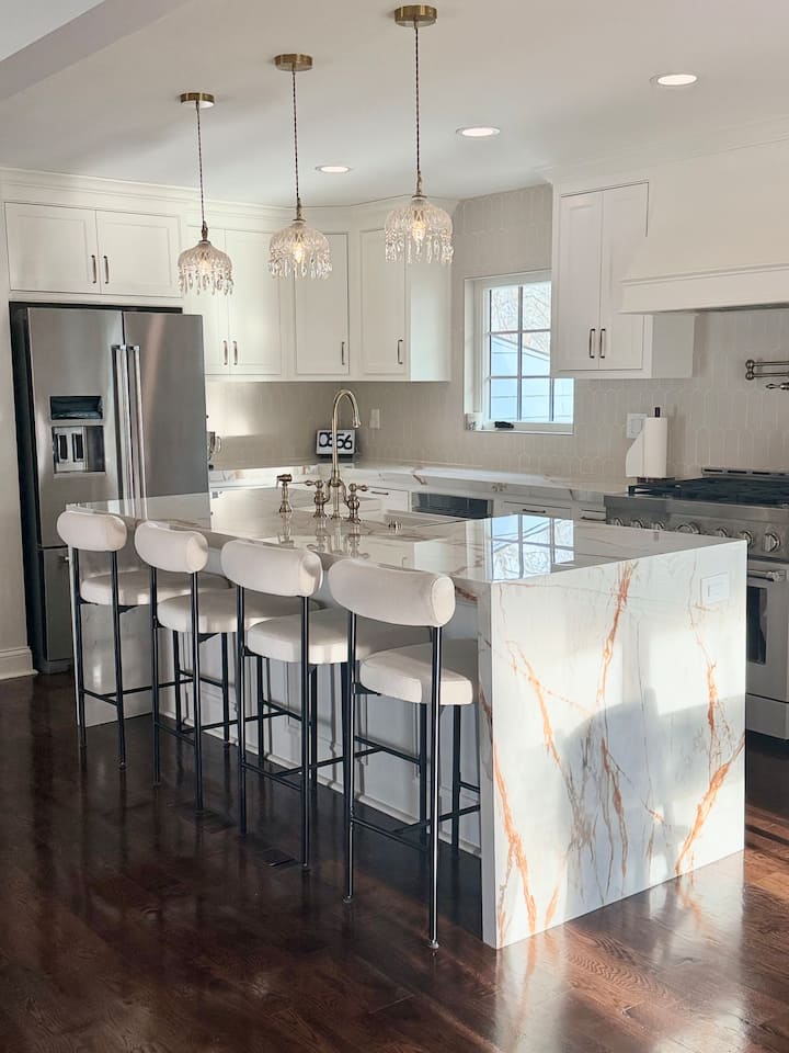 Newly Renovated 4 Bedroom Home | Close To Worldcup - Independence, MO