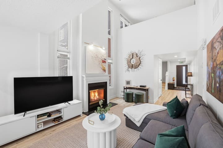 Modern Escape - Steps To Village + Summer Pool - Collingwood