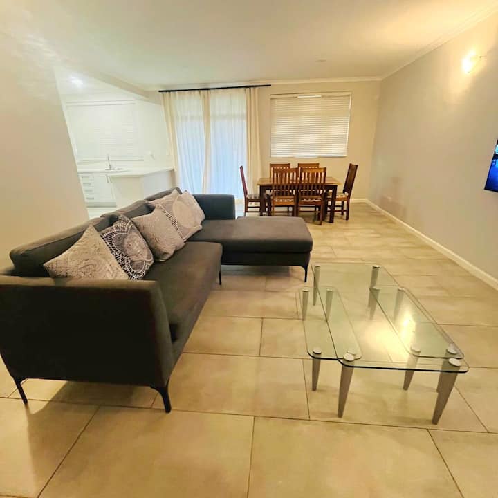 Modern 2-bedroomed Apartment | 4km From Vic Falls - Victoria Falls