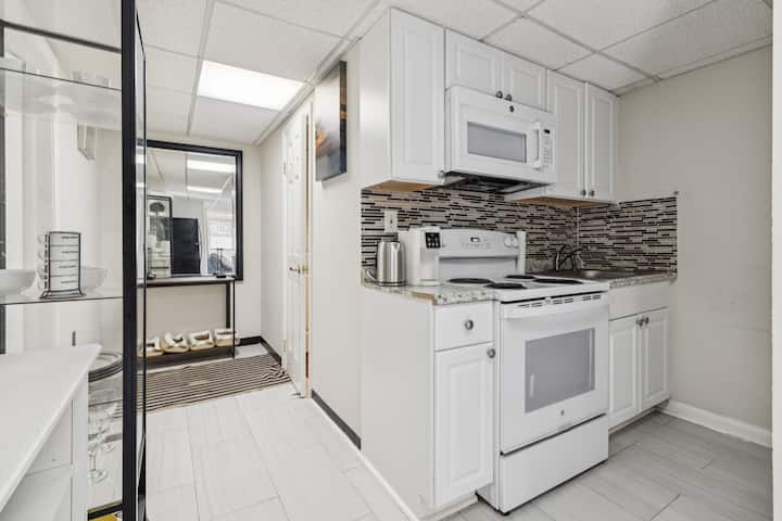 Beautiful Lower-level Apartment - Maryland (State)