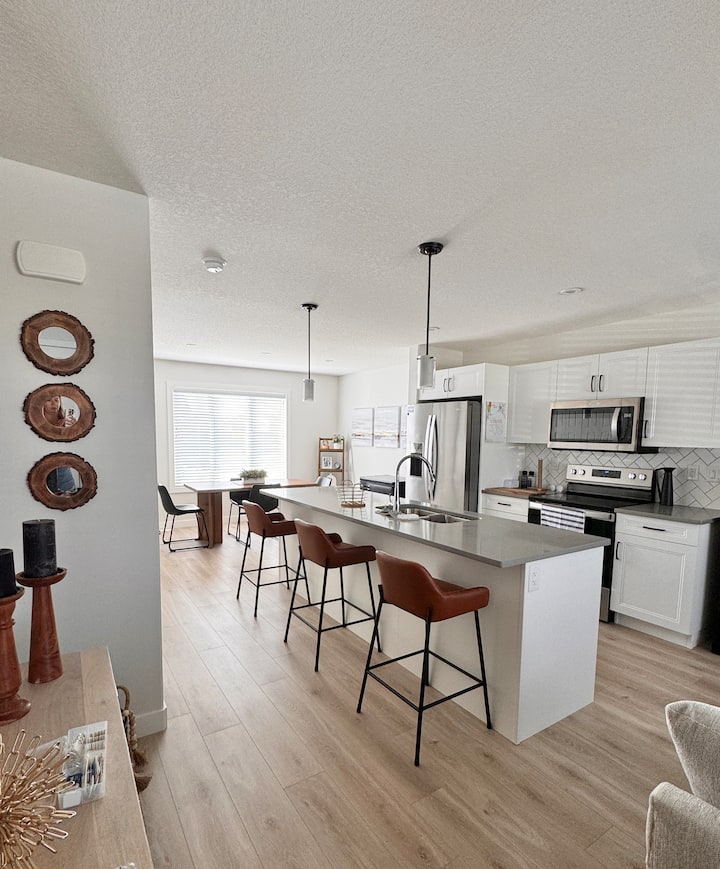 Furnished Summer Rental - May - August 2026 - Saskatoon