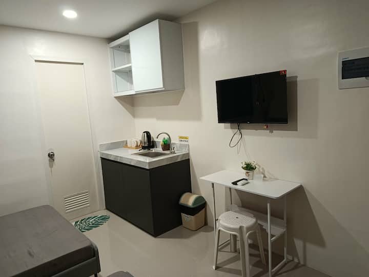 Kattegat Budget-friendly Free Shuttle-unit E - Legazpi City